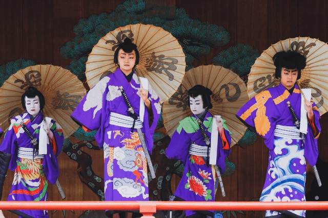 A Brief History of Kabuki and Some Interesting Facts You Probably Didn ...